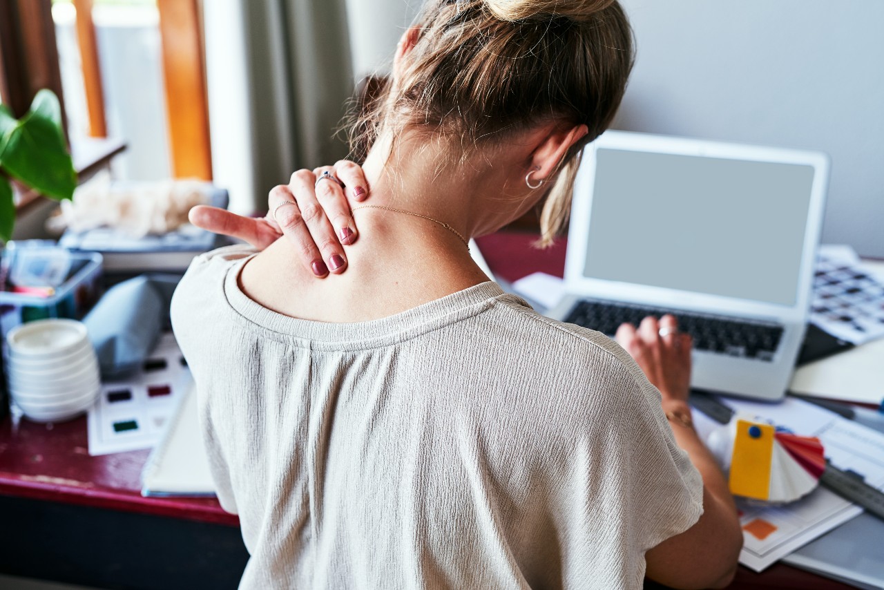How To Prevent Tech Neck and Promote Better Posture | Jefferson Health