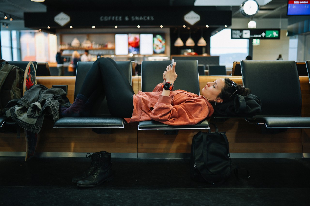 Jet Lag Blues: Preparing for and Recovering from Crossing Time Zones | Jefferson Health